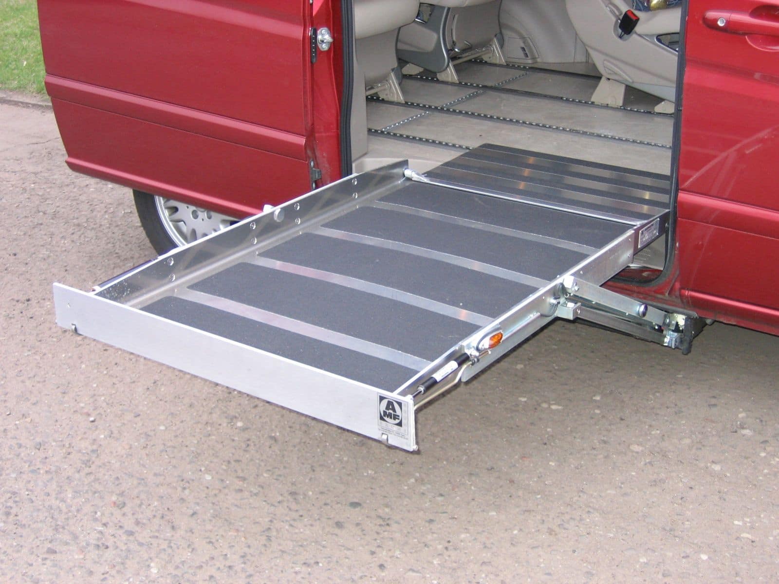 Winda podpodłogowa | do samochodu | dla niepełnosprawnych | Waldi Aid